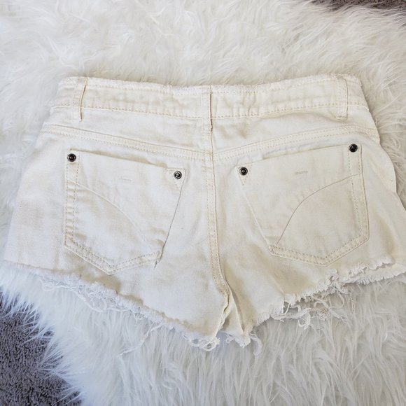 Hot Kiss | Shorts | Hot Kiss White Distressed Buttonup Shorts 7 | Poshmark